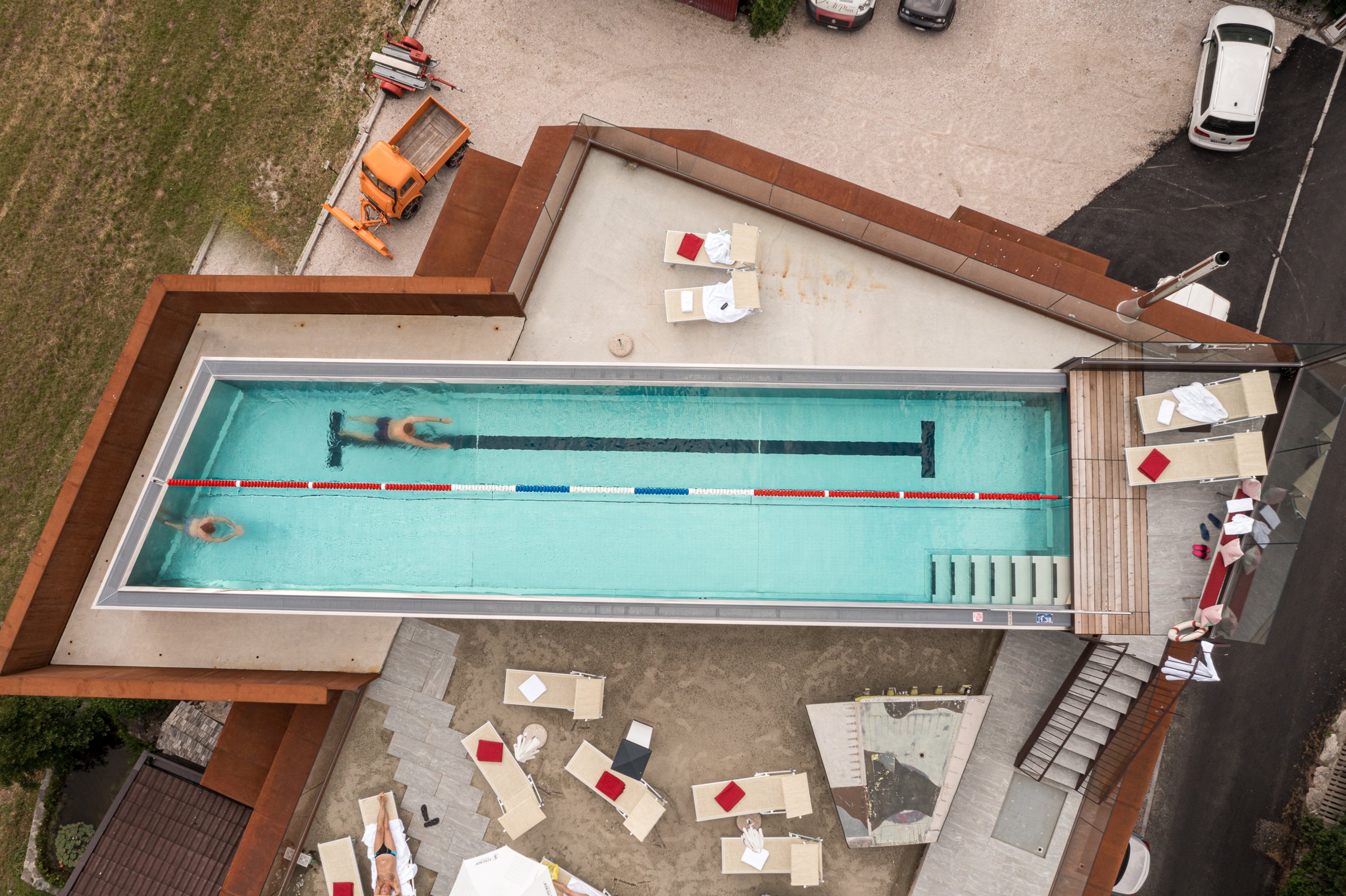 Your hotel with an infinity pool in South Tyrol – panorama included!