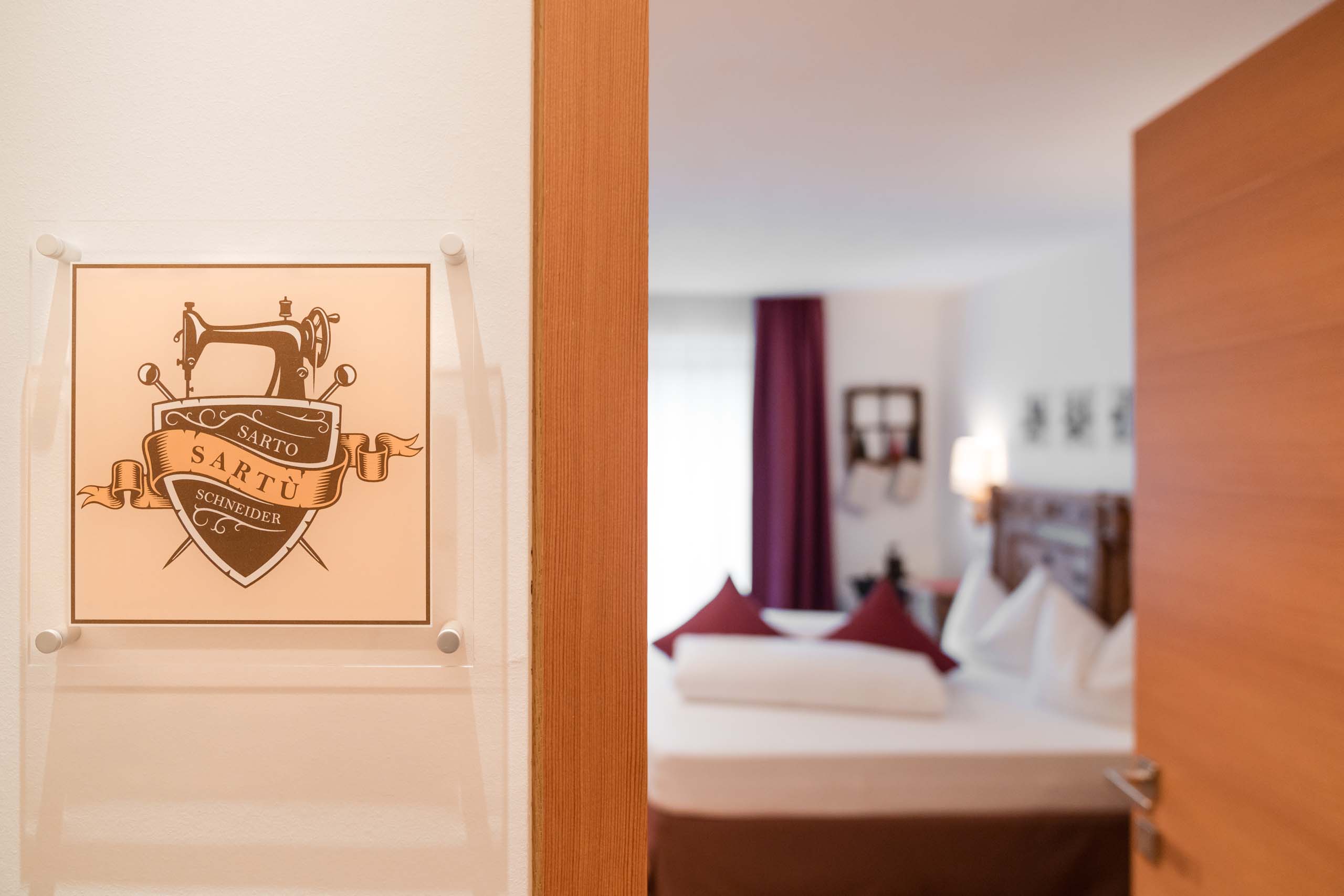 The comfortable Classic rooms at Al Plan Hotel